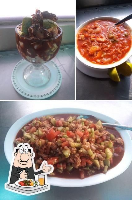 Mariscos ""El Perron"" Earlimart CA, Earlimart - Menú del restaurante ...