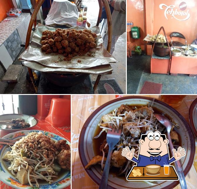 Restaurante Lontong Balap & Sate Kerang Pak Budi, Surabaya - Opiniones ...