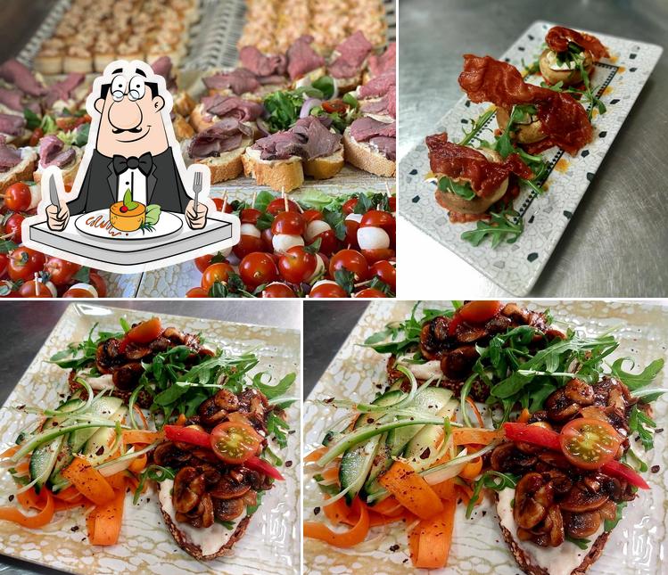 The Courtyard Tandoori Bar and Bistro, Jalón - Restaurant menu, prices ...