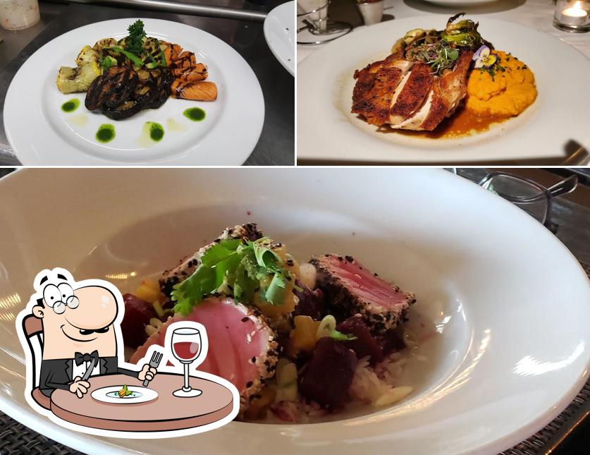 Red Hat on the River, Irvington - Restaurant menu, prices and reviews