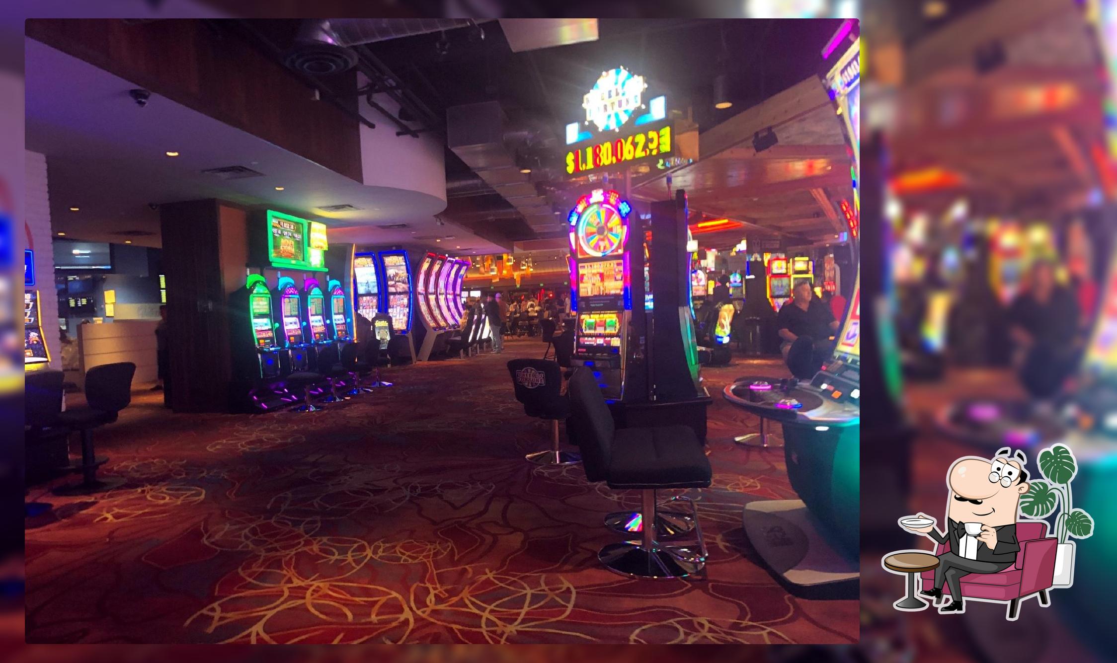 Hooters Saloon in Las Vegas - Restaurant reviews