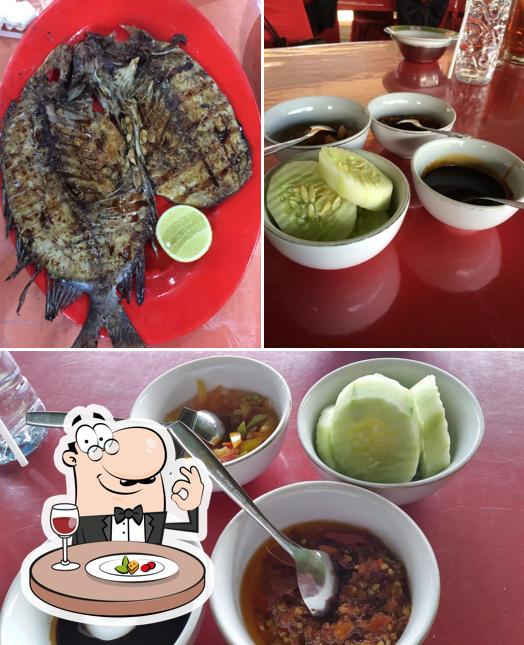 Duta Cafe Lesehan Atas Laut, Jayapura - Restaurant reviews