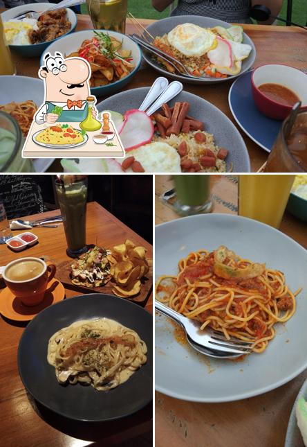 Tropical Rooftop cafe, Medan - Restaurant reviews