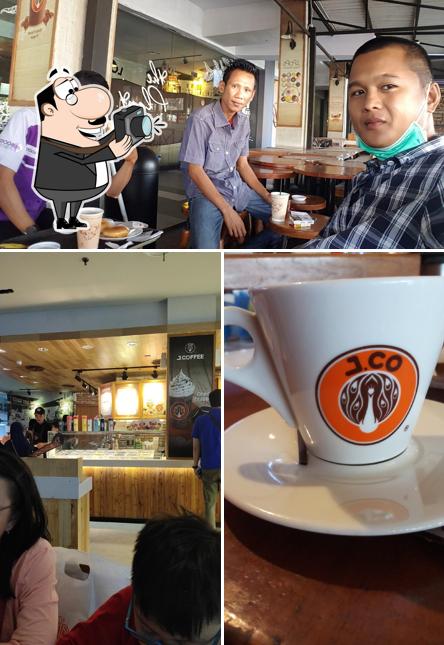 Jco Donuts & Coffee Palembang Trade Center restaurant, Palembang ...