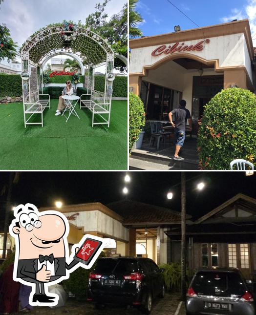 Restaurante Rumah Makan Khas Sunda Cibiuk, Tarogong Kaler, Jl. Otista ...
