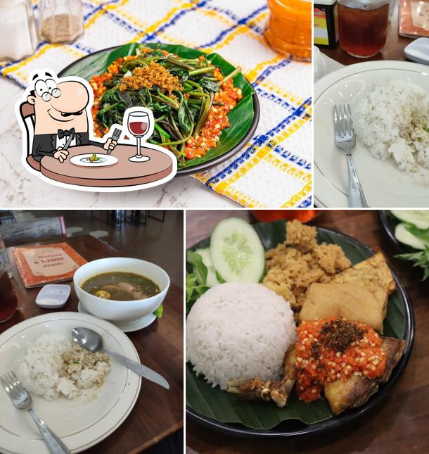 Harissa & Soto Wawan Plaza Medan Fair restaurant, Medan