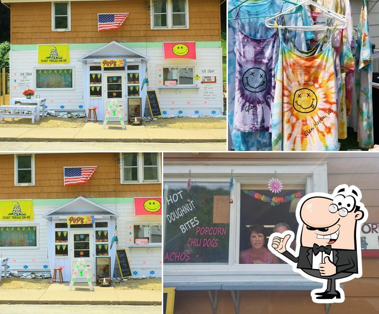 Pop's Snack Shack in Glen Haven