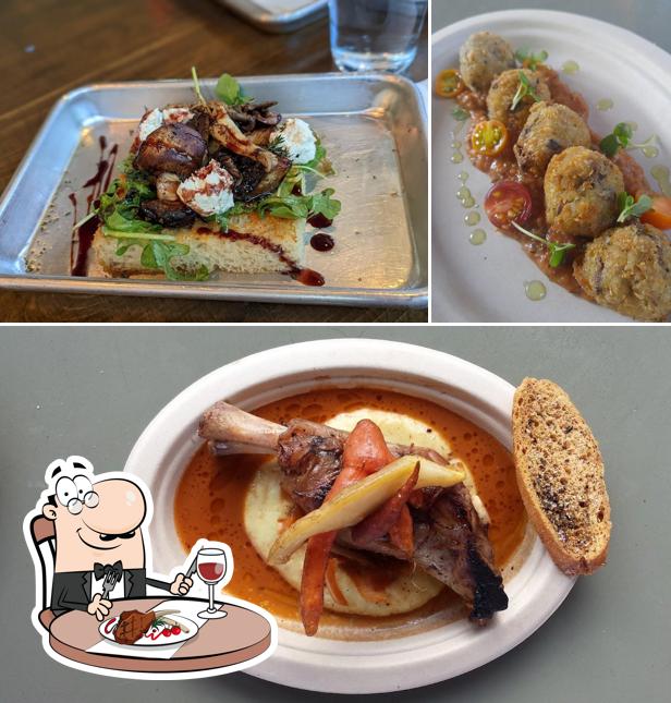 Patrizi's, 1705 Cuernavaca Dr N in Austin - Restaurant menu and reviews