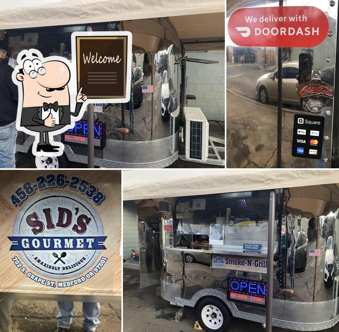 Sid's Gourmet Smoke N Grill in Medford - Restaurant menu and reviews