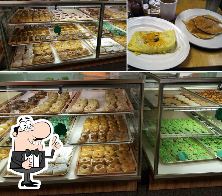 Bonnie Lynn Bakery & Restaurant, 11179 Luschek Dr in Cincinnati ...