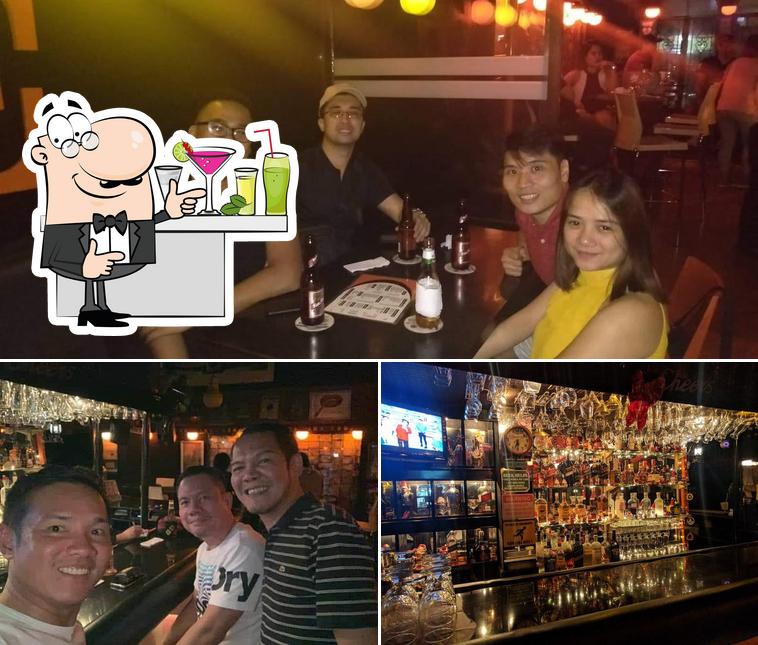 Memento / Porch pub & bar, Makati - Restaurant reviews