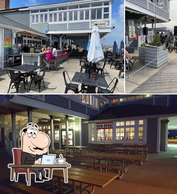 Tiki Joe's at Captree Boat Basin, Gilgo-Oak Beach-Captree - Restaurant ...
