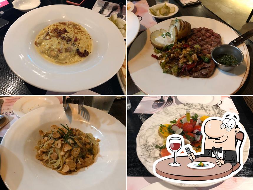 Mad for Garlic restaurant, Seongnam-si, 대왕판교로 606번길 10 라스트리트 1동 219호 ...
