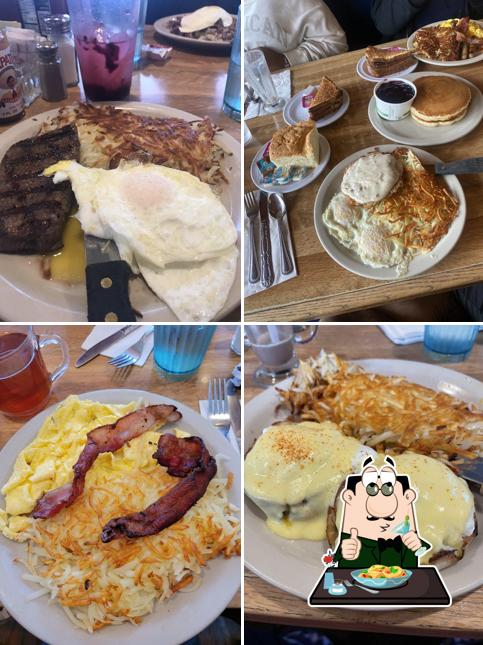 Huckleberry Square in Burien - Restaurant menu and reviews
