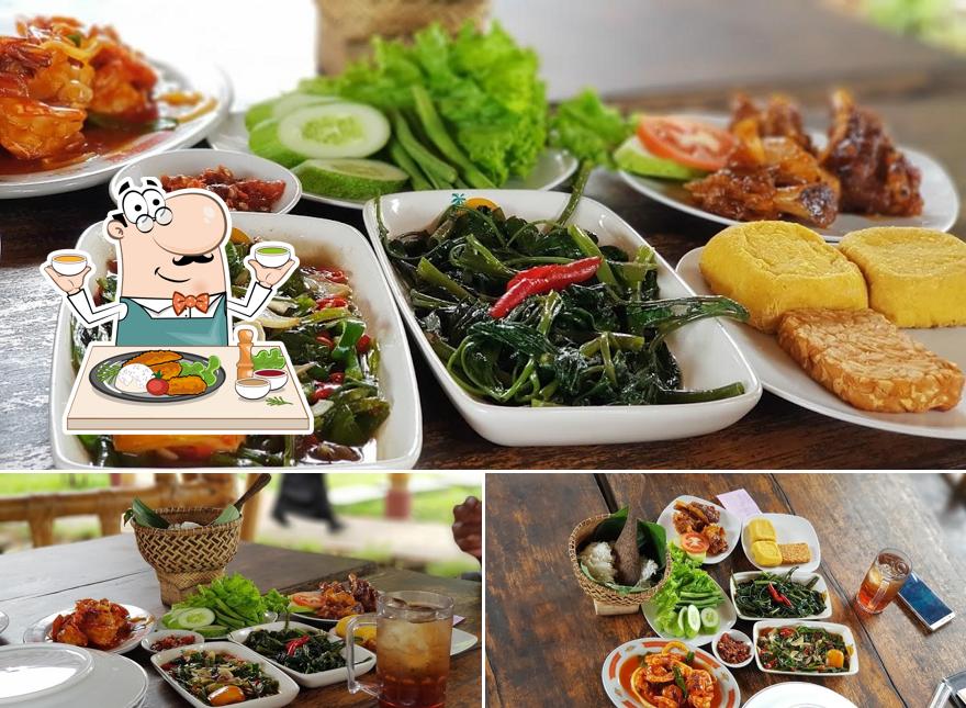 Gubug Makan Mang Engking Citra Raya restaurant, Tangerang, Boulevard ...