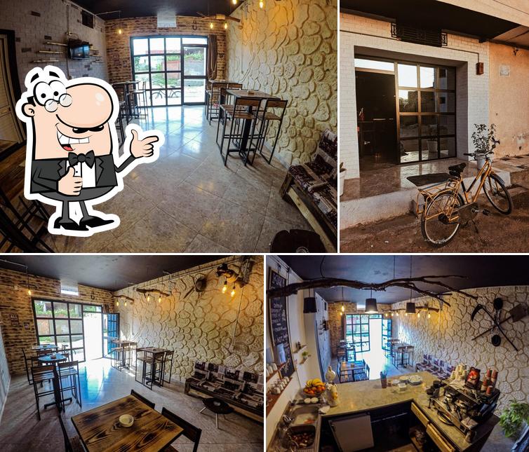 Wood cafe, Touza - Restaurant reviews