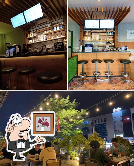 Waltie's Rooftop Cafe, Jakarta - Restaurant reviews