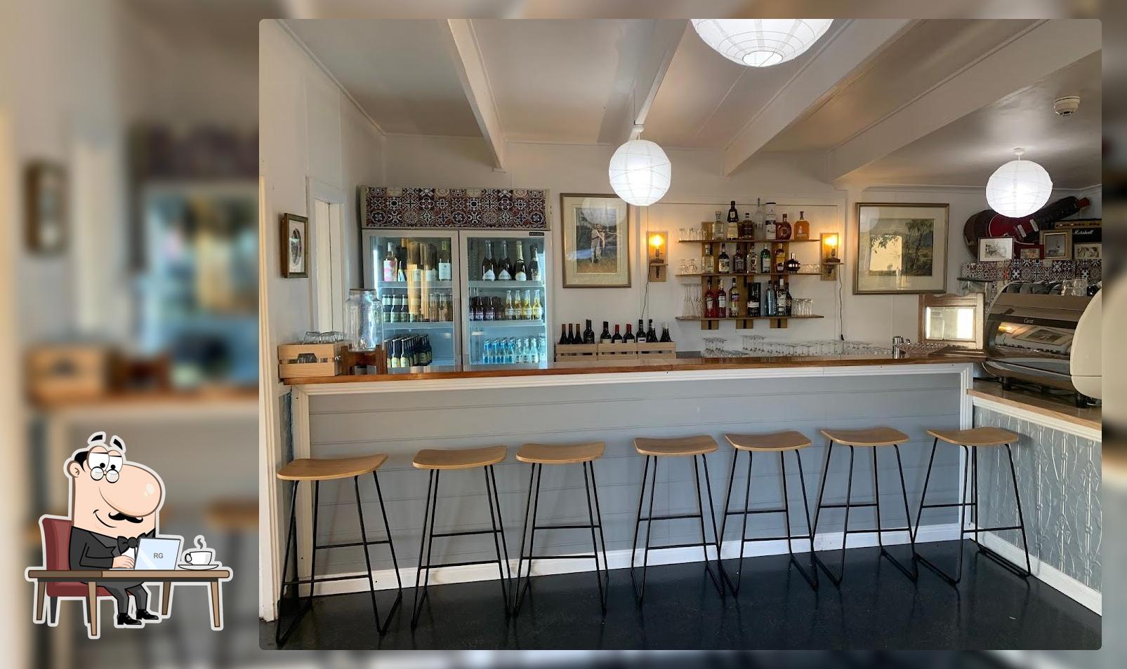 Lloydies at Gladstone, Gladstone - Restaurant menu, prices and reviews