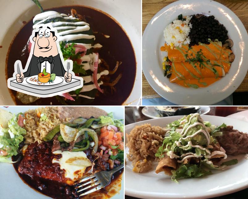 El Chile Café y Cantina, 1900 Manor Rd in Austin - Restaurant menu and ...