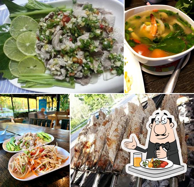 Best spicy chicken in Chum Saeng restaurants, summer 2024 - Restaurant Guru