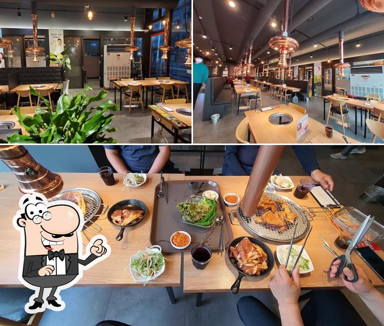 Myeongryun Jinsa Galbi Jisan station Branch restaurant, Daegu ...
