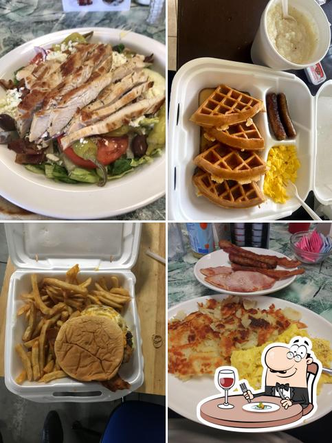 StackerZ Deli & Coney Island in Southfield - Restaurant menu and reviews
