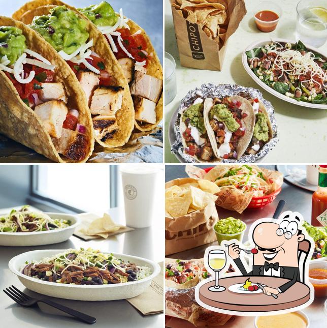 Chipotle Mexican Grill, 14383 Newbrook Dr Suite 100 in Chantilly ...