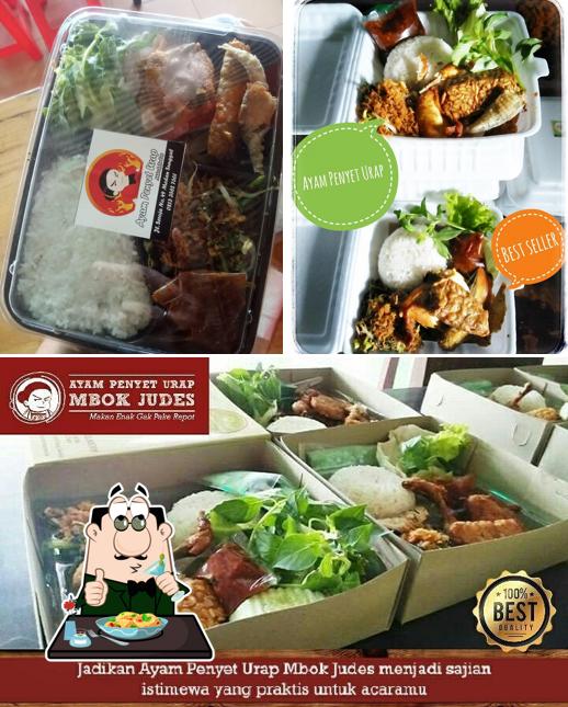 Restaurante Ayam Penyet Urap Mbok Judes, Medan, Jl. Seroja No.49 ...