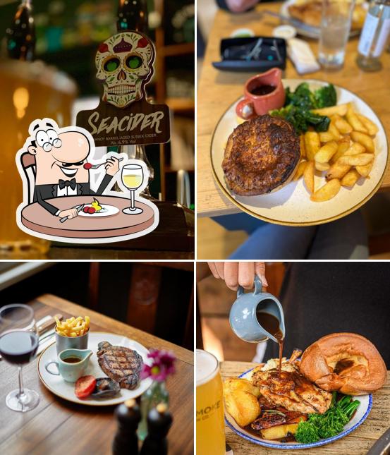 The Flintgate - Weybridge Pub in Weybridge - Restaurant menu and reviews