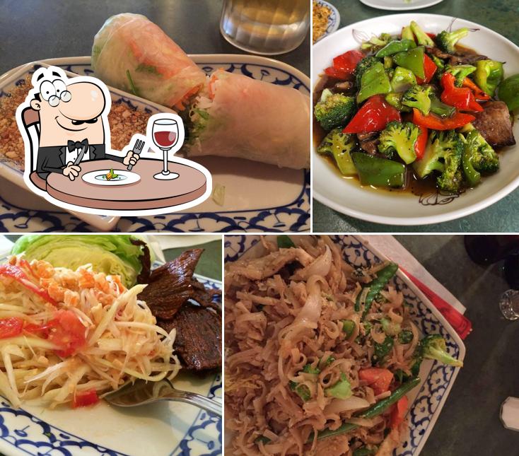 Ruam Mit Thai + Lao Cuisine in Saint Paul - Restaurant menu and reviews