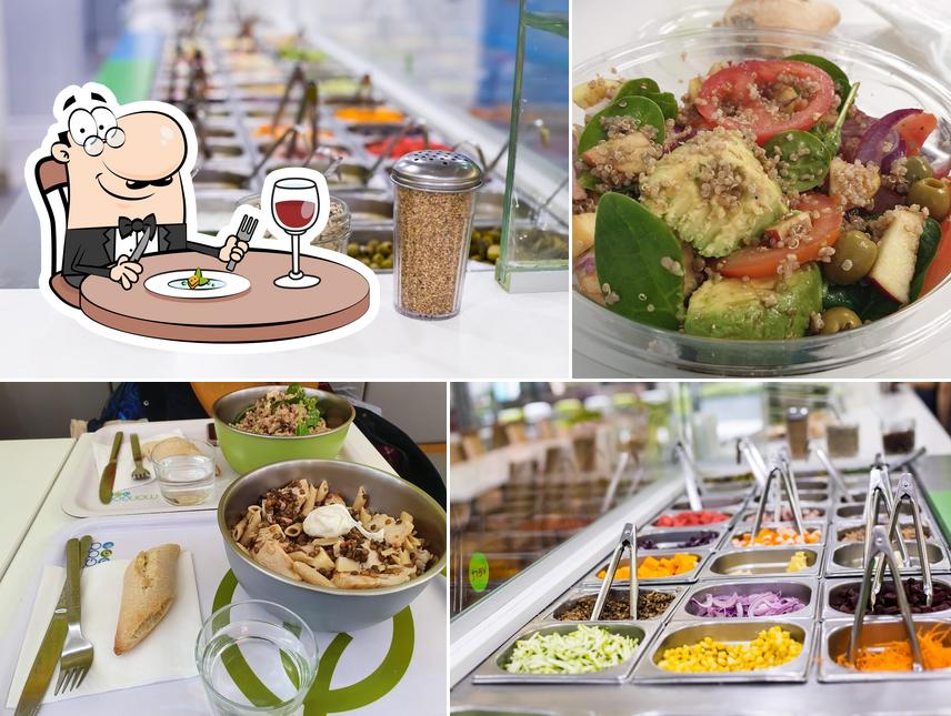 MONGOO La Défense - Bar à Salade, Courbevoie, Gare de la Défense - Menu ...