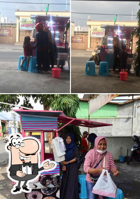 Donat Gojo Cabang 2, Sawahan - Restaurant reviews