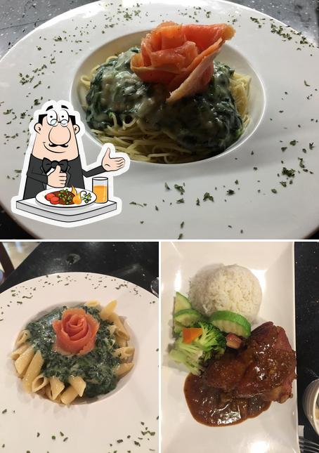 PP Café cafe, Hong Kong, 119-121 How Ming Street - Restaurant reviews
