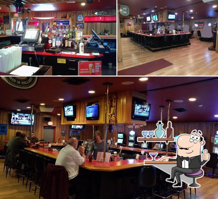Ladder House Bar & Grill Inc, Martinsburg - Restaurant menu, prices and ...
