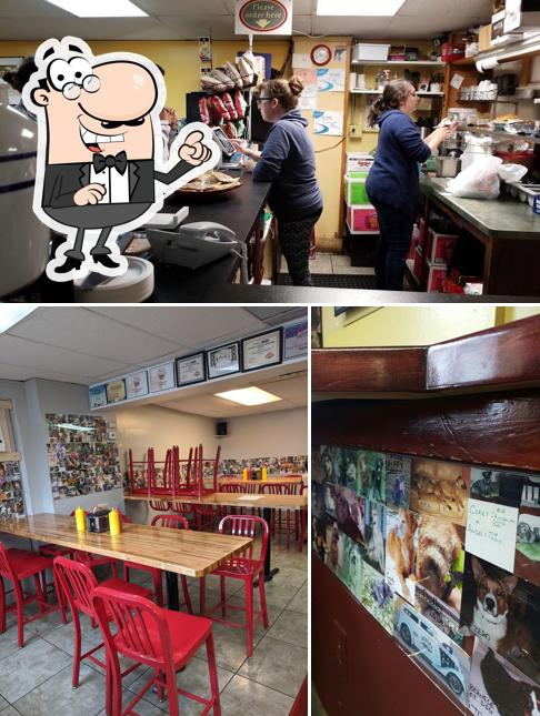 Dogtown, 691 Monroe Ave in Rochester - Restaurant menu and reviews