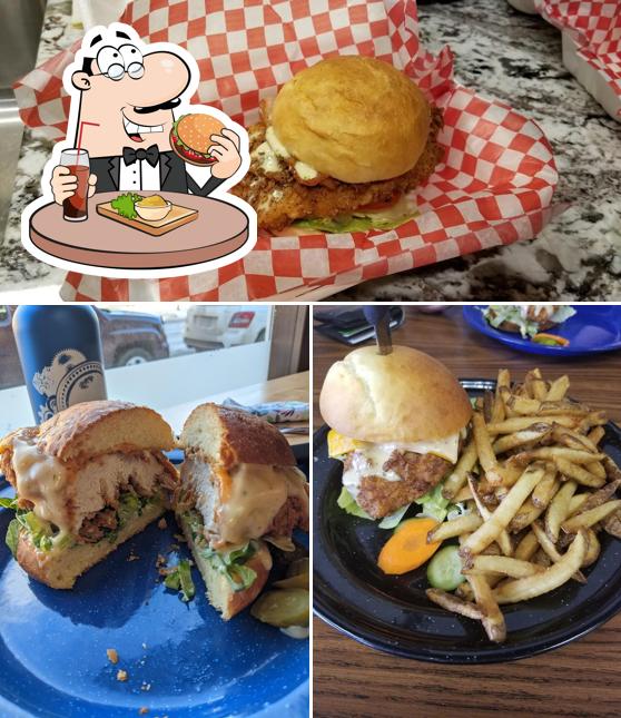 Beaks Chicken (East Regina), 436 Dewdney Ave in Regina - Restaurant ...
