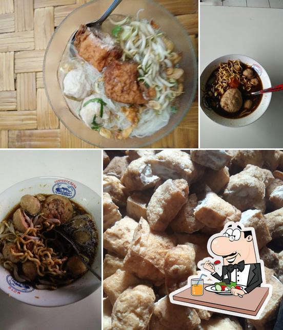 Baso Baslub Dan Mie Ayam Mang Ucup restaurant, Karangtengah ...