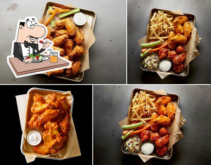 Buffalo Wild Wings, 1120 Hotel Dr in Defiance - Restaurant menu and reviews