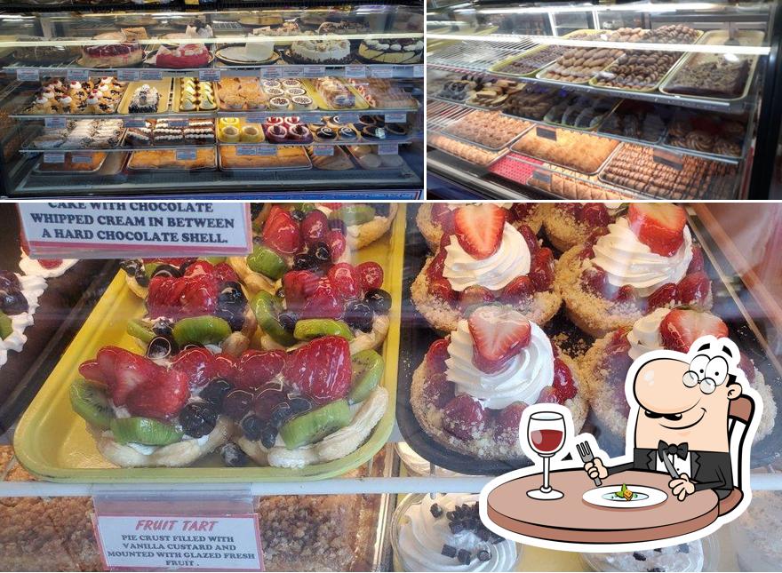 Hellas Restaurant, Tarpon Springs - Restaurant menu, prices and reviews