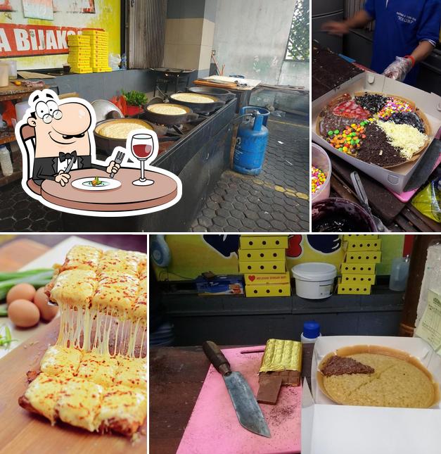 Terang Bulan & Martabak Volcano restaurant, Surabaya, Jl. Tidar No.84 ...
