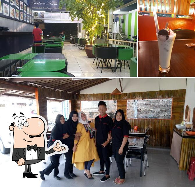 APJ Ayam Penyet Johor restaurant, Medan - Restaurant reviews