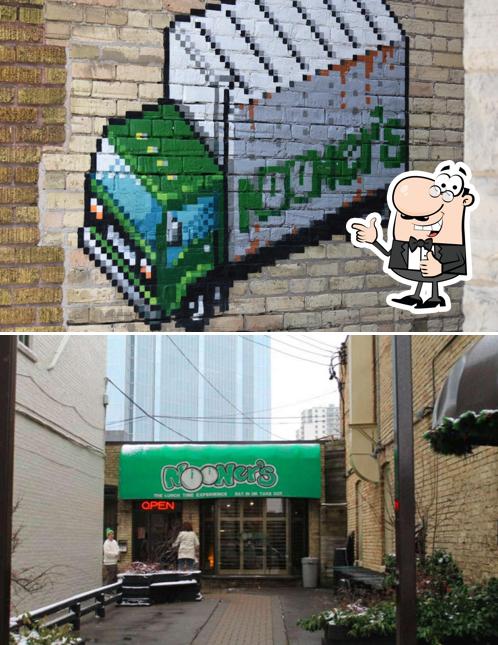 Nooner's in London - Restaurant menu and reviews