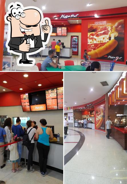 Pizza Hut Carrefour restaurant, Santo Domingo, Plaza Duarte Carrefour - Restaurant reviews