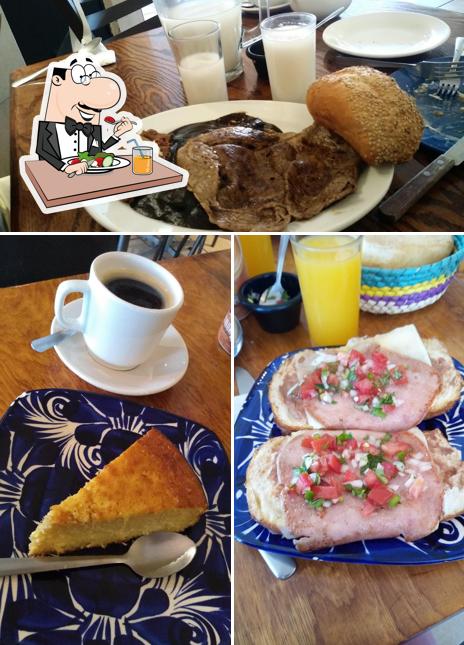 El Conejo restaurant, Mexico City, Calle Nte 84 No. 6228 - Restaurant ...