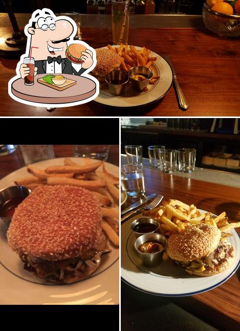The Loyalist, Chicago, Ashland - Restaurant menu, prices and reviews