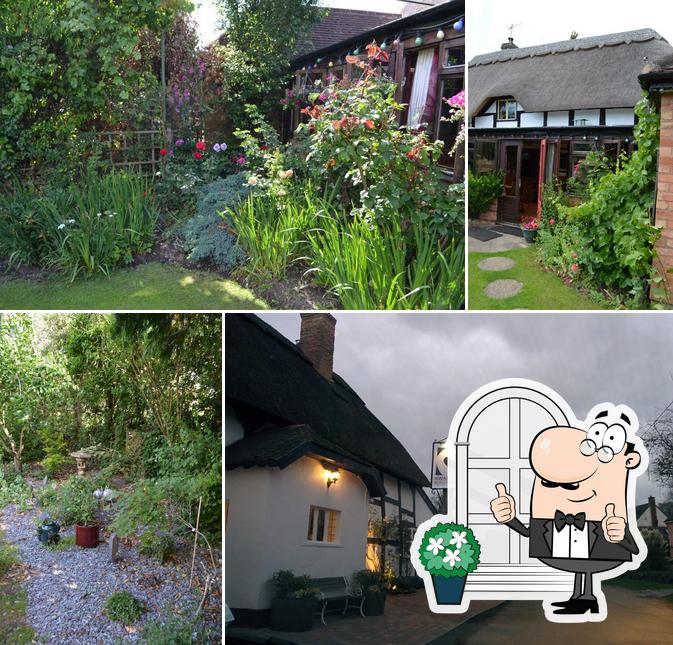 The Swan Inn, Church St in Birlingham - Restaurant menu and reviews