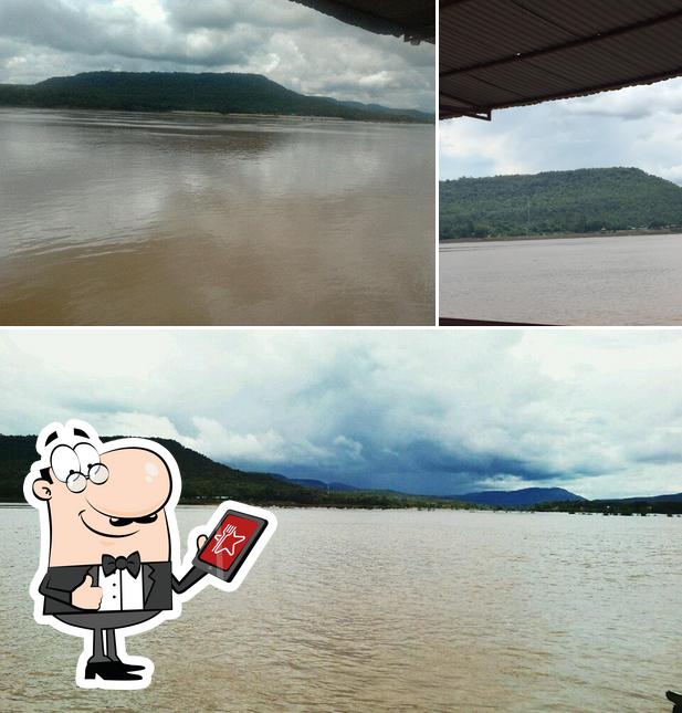 Chonlada Raft Restaurant, Khong Chiam