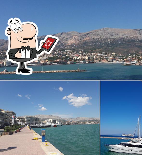 Cosmo Cafe Bar, Chios - Restaurant menu, prices and reviews
