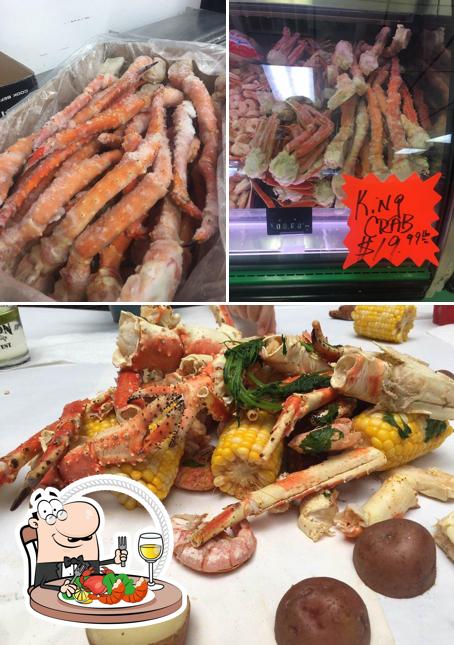 Triangle Food Mart in Denver - Restaurant menu and reviews