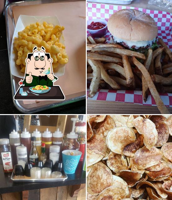 Chub's Blue Pig BBQ, Attleboro - Restaurant menu, prices and reviews